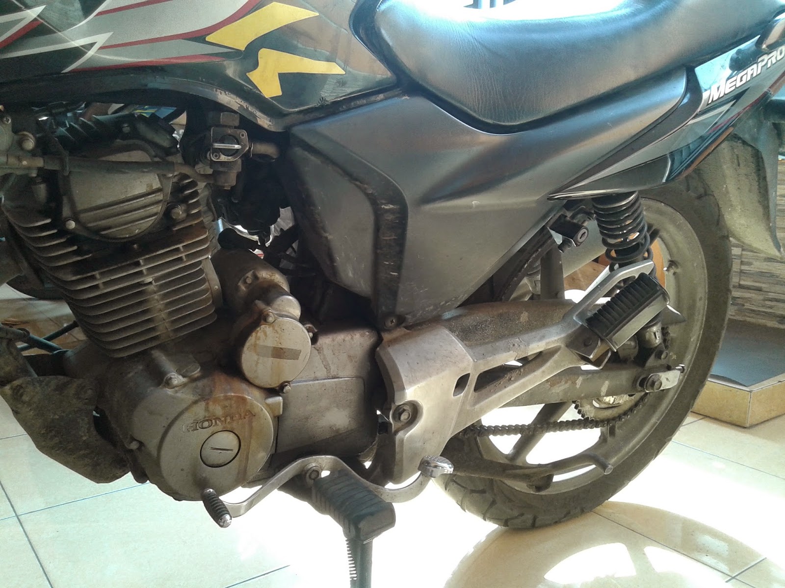 TIAN BOOK: tanki motor bocor