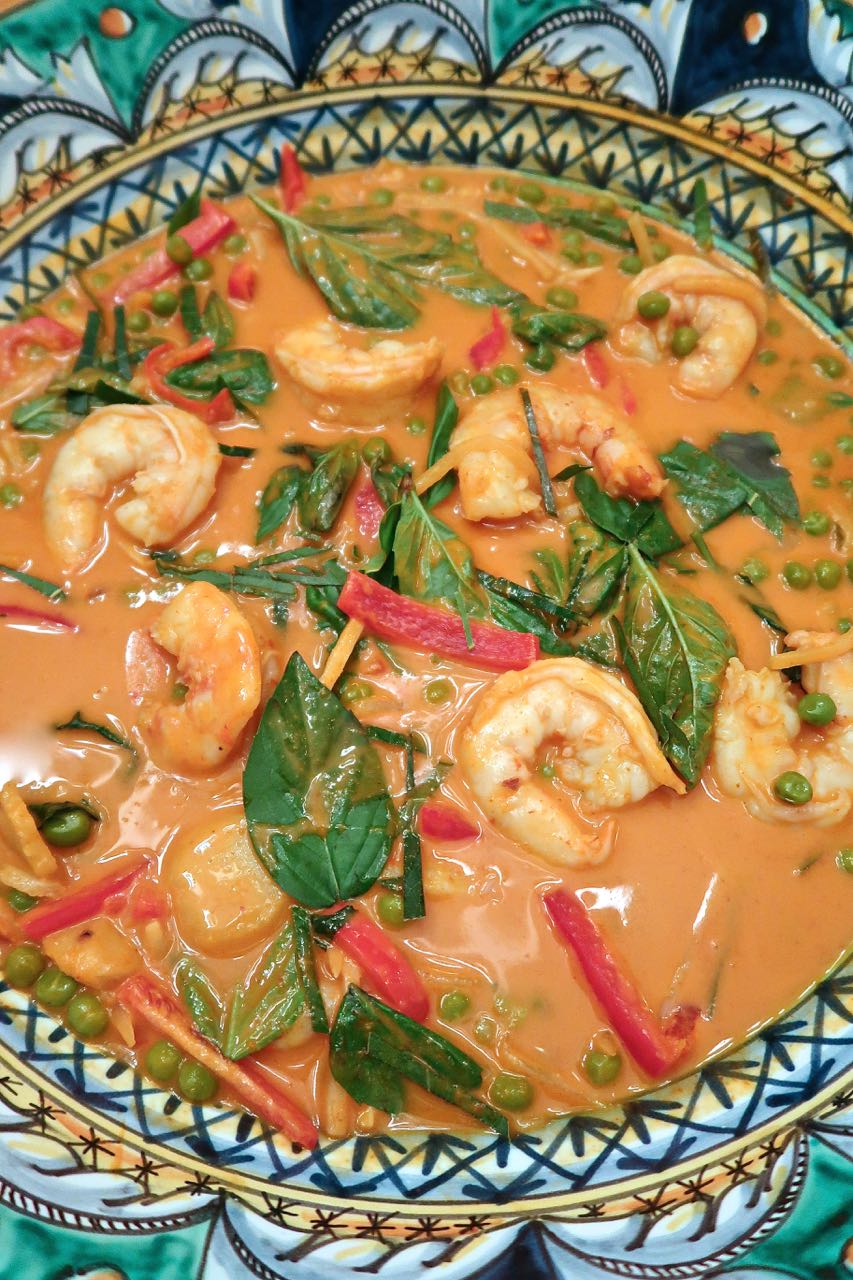Scrumpdillyicious: Thai Shrimp Curry with Coconut Milk: Chu Chi Goong