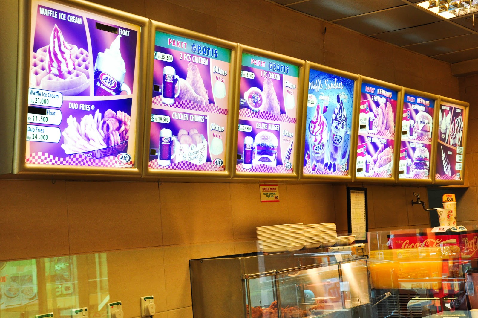 Aloha From Singapore!: 1 Hour younger in Batam!