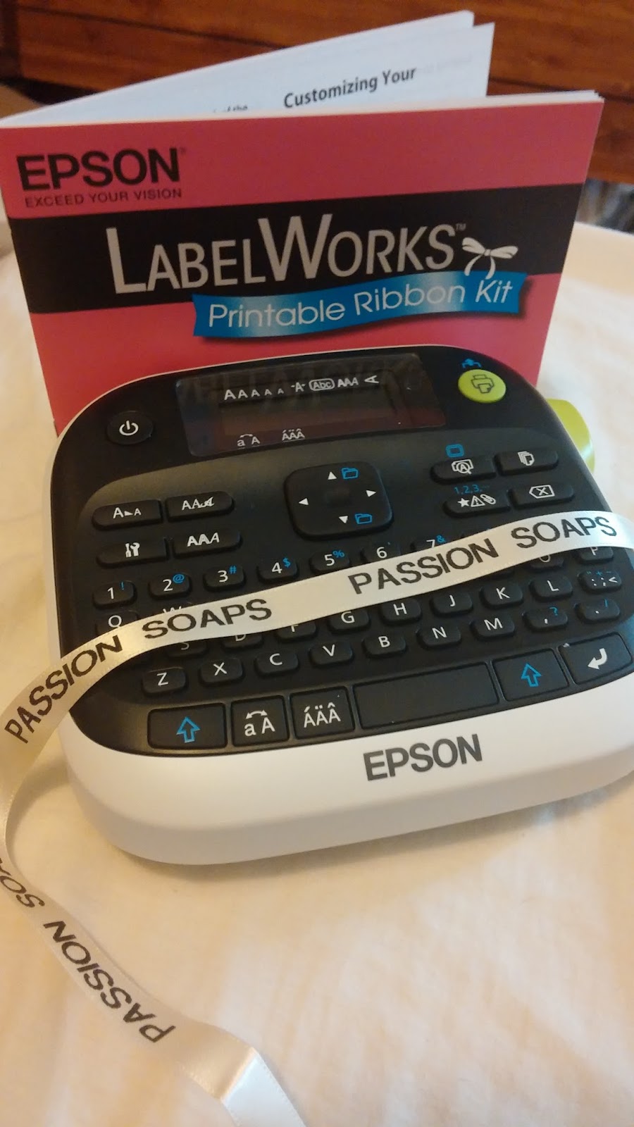 It's a mom's world and More: Crafting with Ribbon Maker