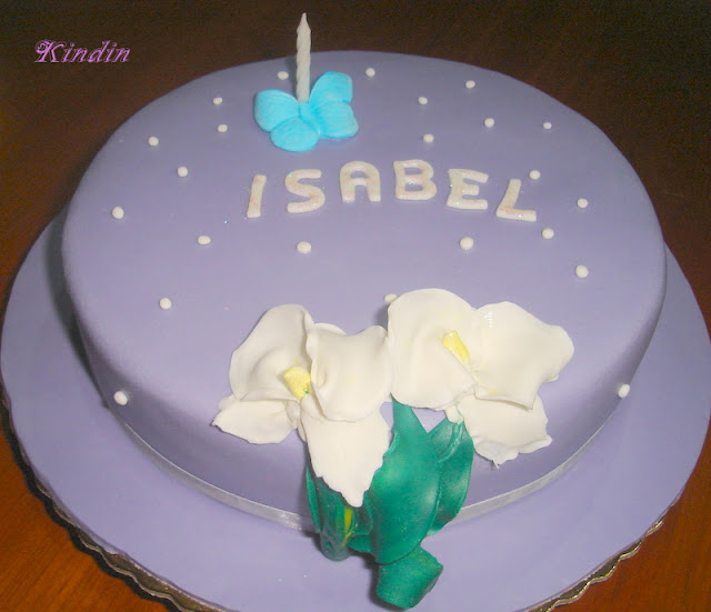 Kindin com açucar: Para a prima Isabel um bolo simples e bonito