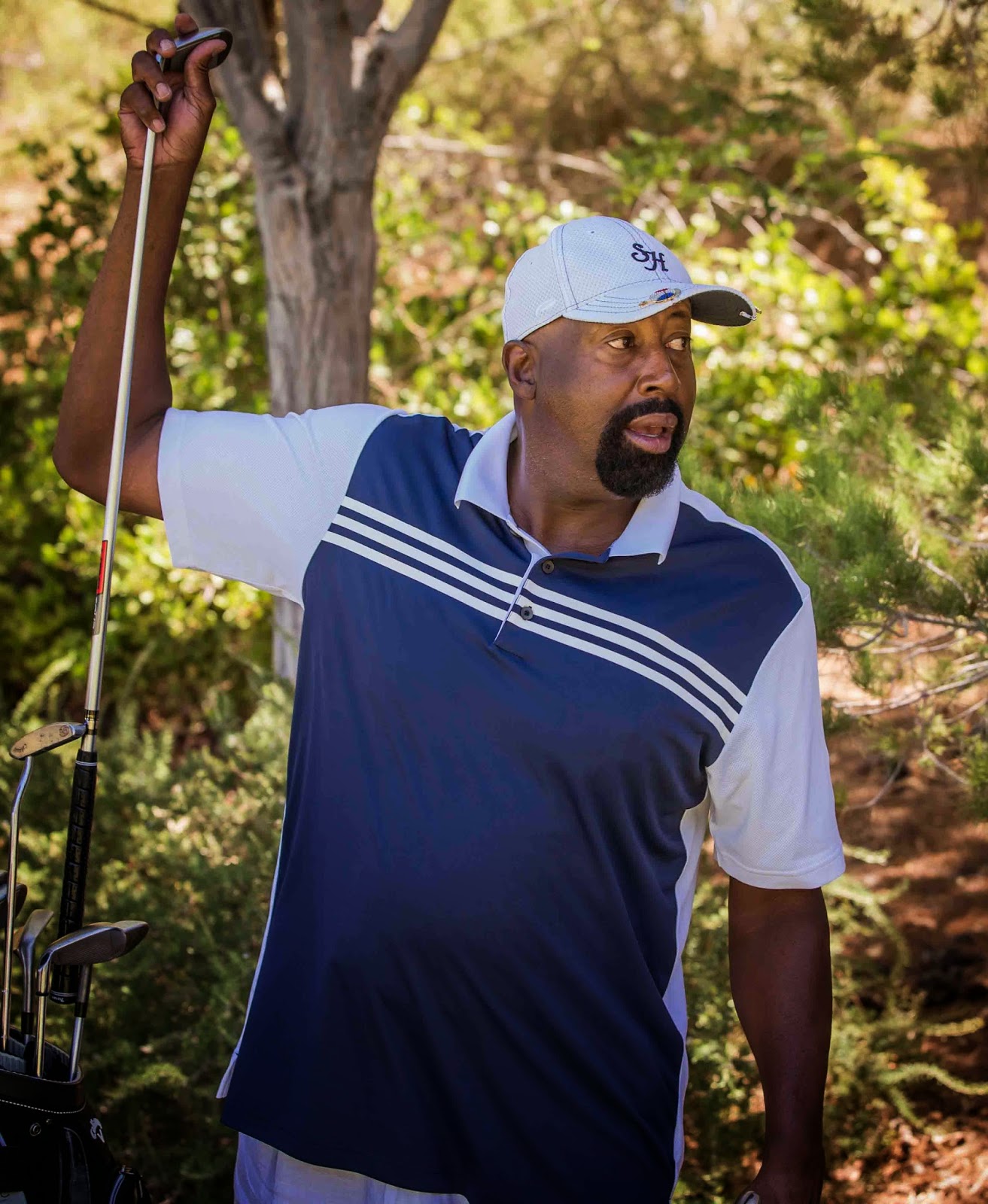 ANTHONY ANDERSON PLAYS TWISTER IN LAS VEGAS