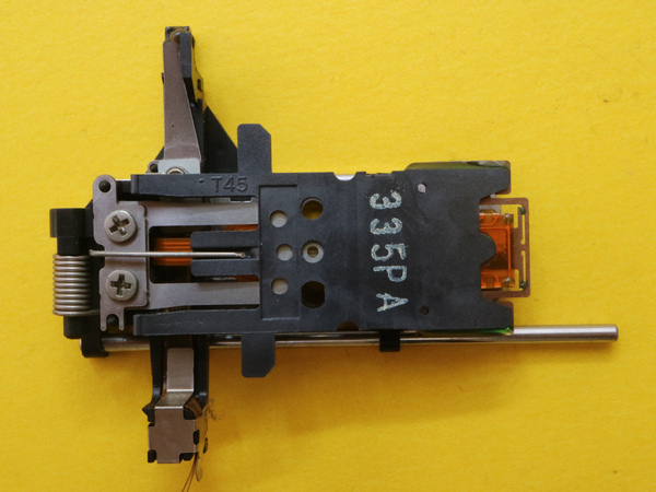 BugWorkShop - 甲蟲工作室: TEAC（蒂雅克）FD-05HG 3.5吋軟盤驅動器（Floppy Disk Drive）- 拆解（二）