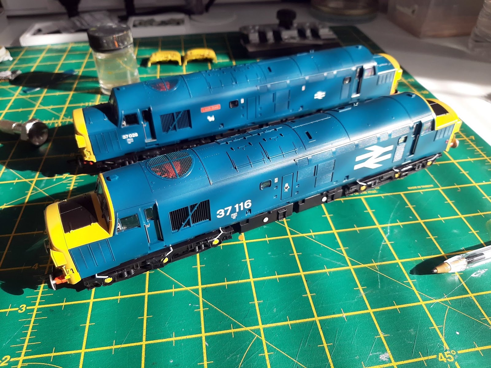 Voie de Débord: Class 37026 "Loch Awe" MMRG Exclusives limited edition!