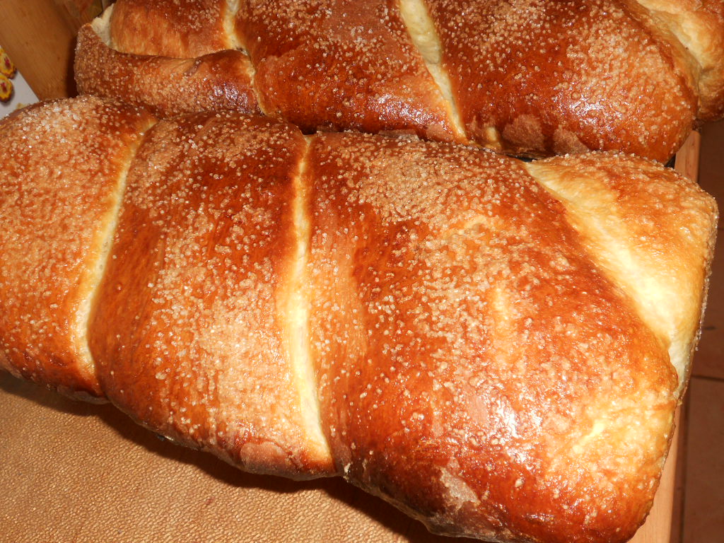 Dulciuri si alte delicii: Cozonac pufos si delicios