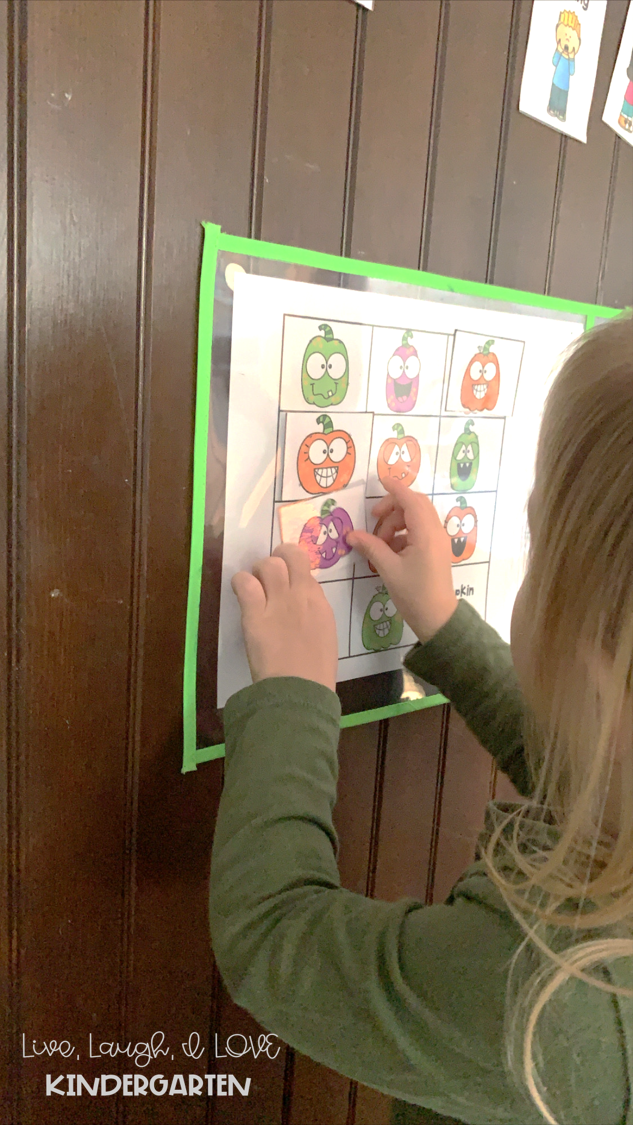 Here is another one from the Halloween pack above! Match the pumpkins ...