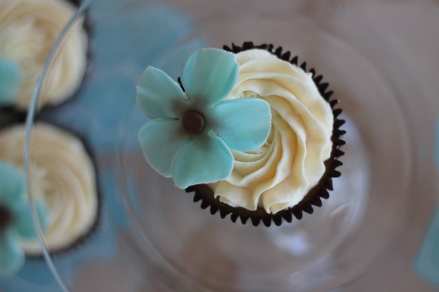 Tea, Cake & Create: Vanilla Cupcakes with Cream Cheese Ganache