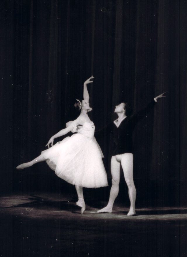 Dutch National Ballet: 47 Pictures That Capture Performing Dancers in ...