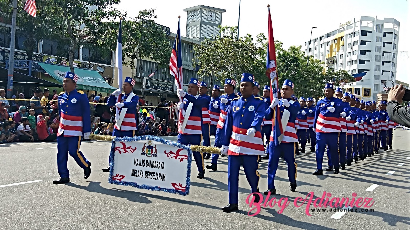Perbarisan Hari Kemerdekaan | Nurin & Puteri Islam