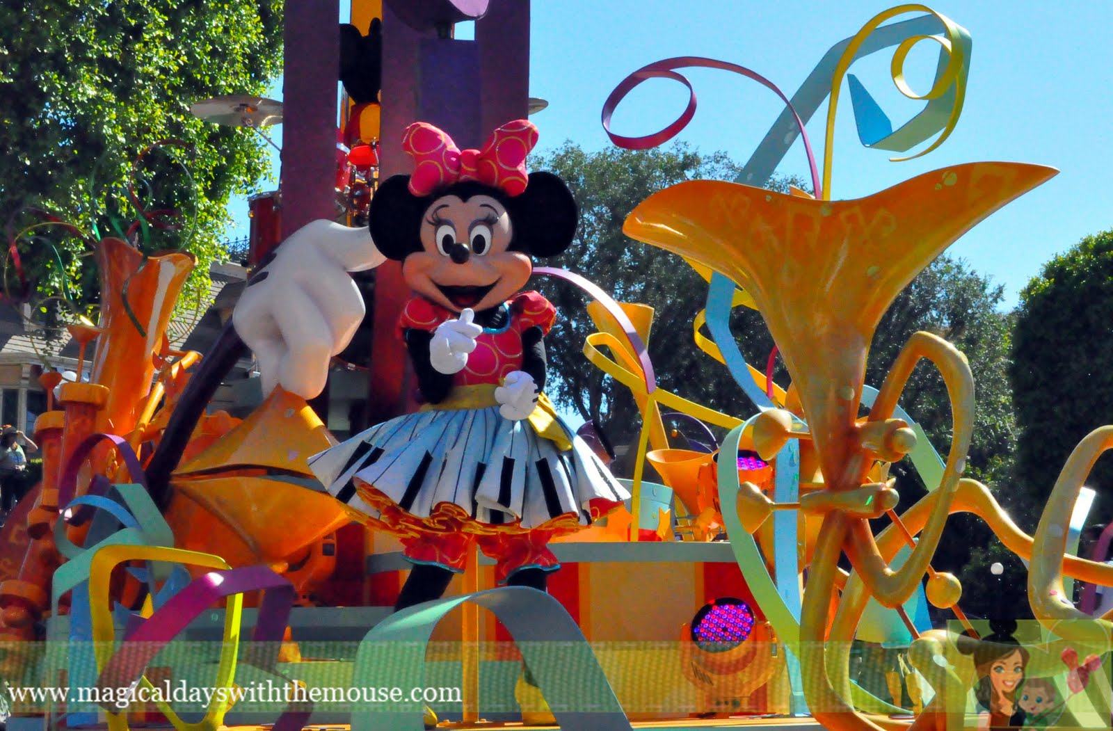 Magical Days with the Mouse: Wordless Wednesday - A Closeup of Minnie ...