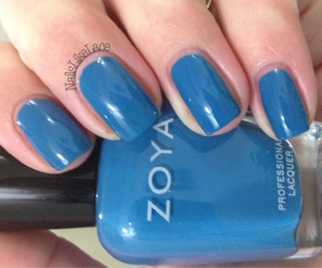 Zoya Breezi Vs Robyn