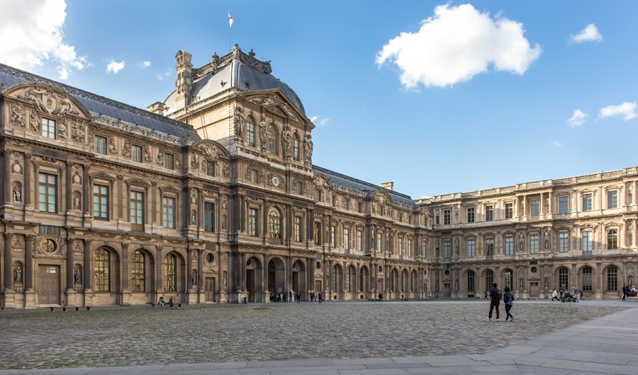 wcs: La Cour Carrée