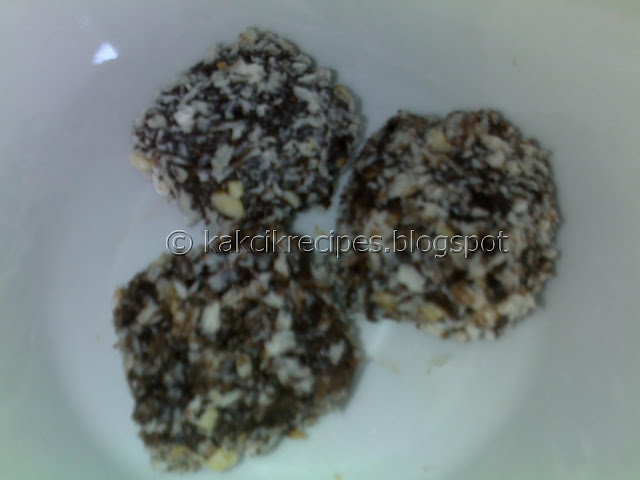 KaKCiK | ReCiPeS: BISKUT RAYA - Biskut Nestum Berkopi Badam