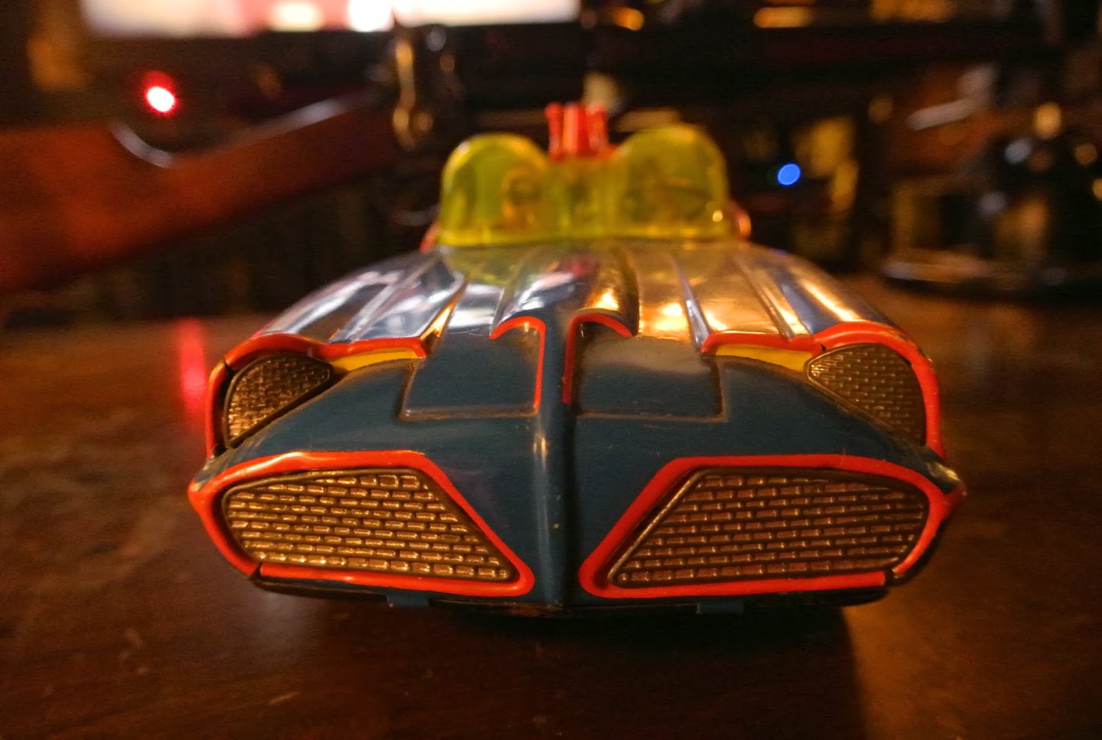 John John Jesse: Vintage Tin Blue Batmobile