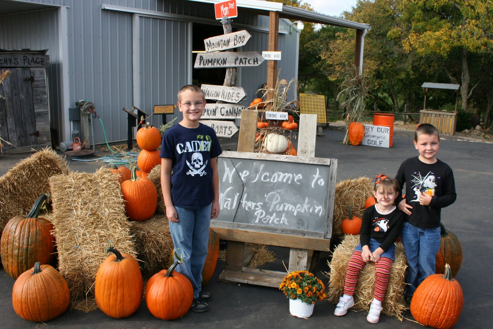 The Logan's: Pumpkin Patch Time!