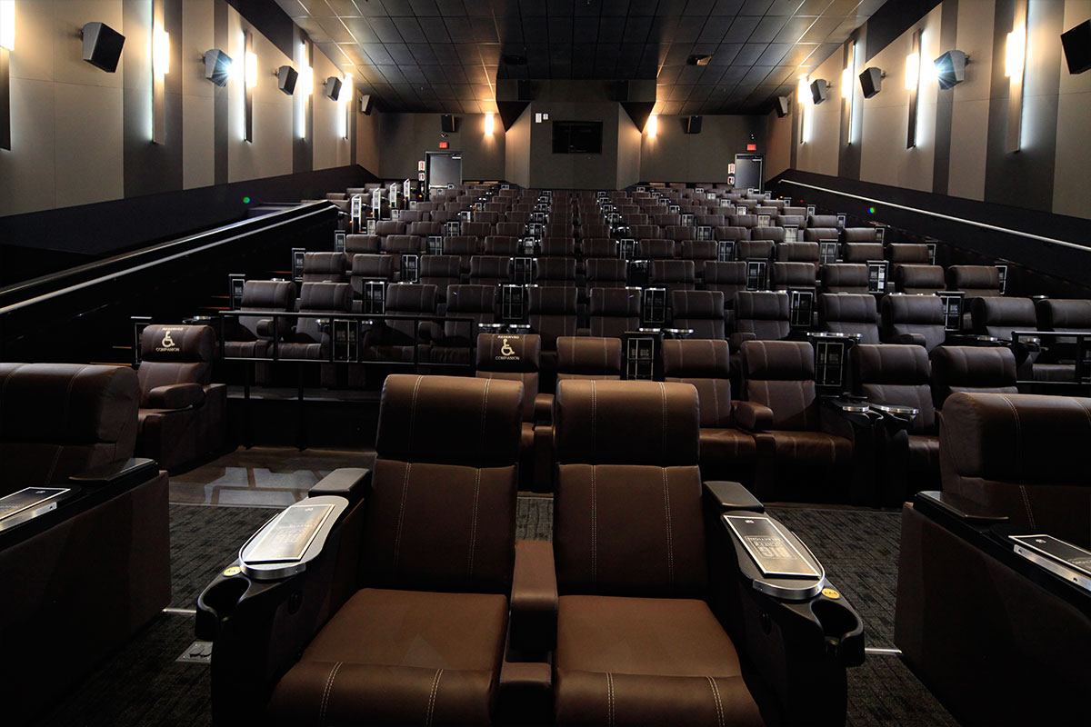 Une soirée VIP au Cinéma Cineplex Odeon du Quartier Dix30 Par Marie-Eve ...