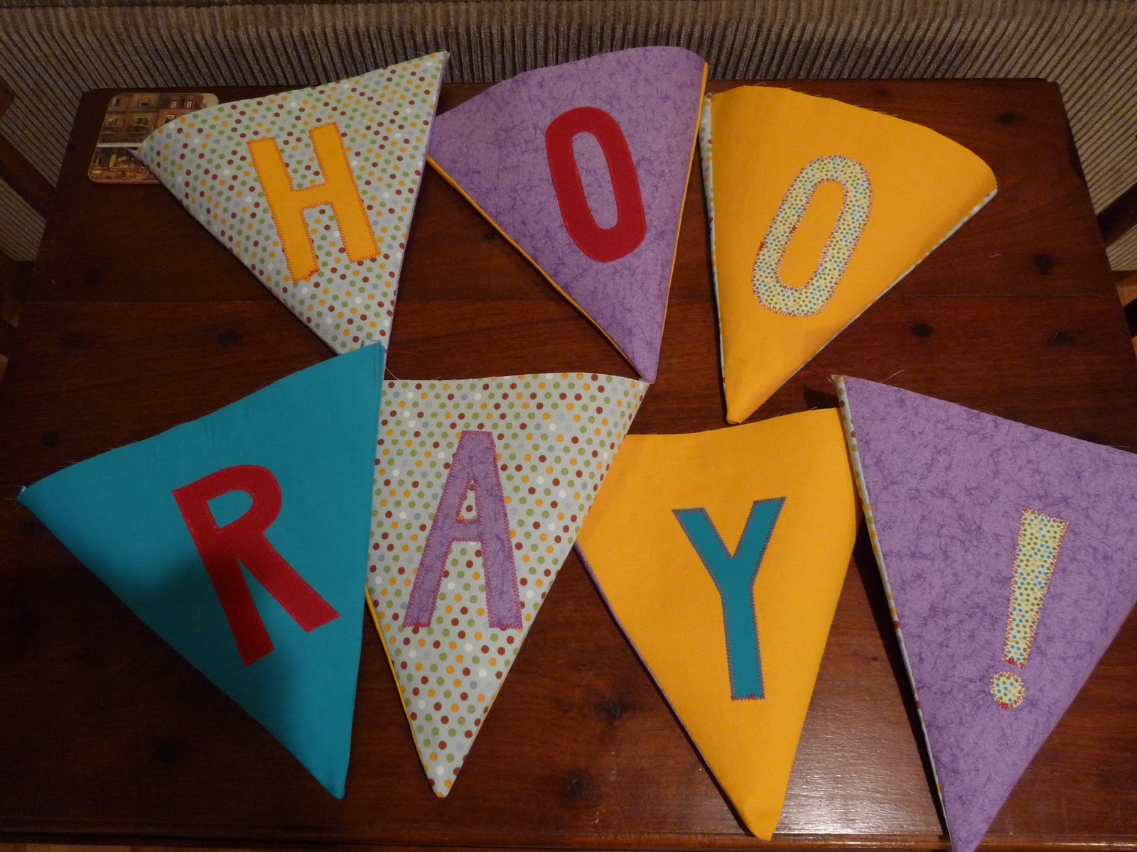 A Bird in the Hand: Hooray! Banner Tutorial