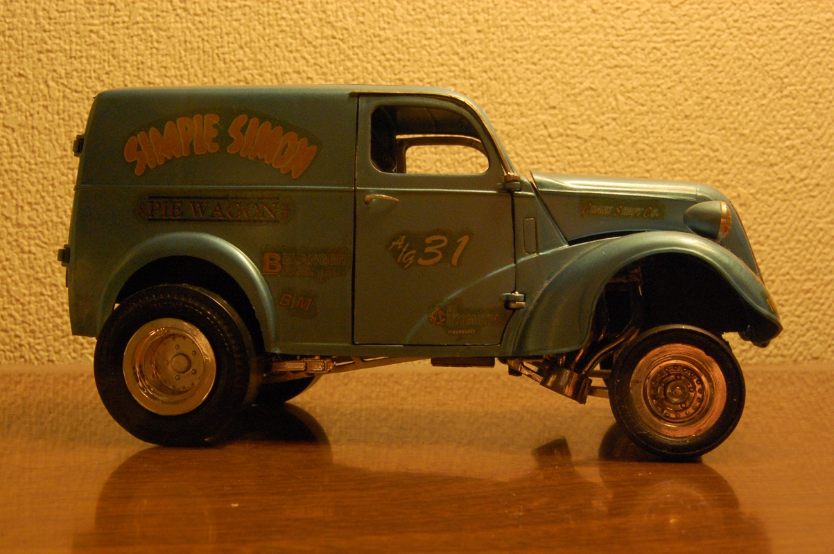 羽沢RAdio: Revell Thames Panel truck テムズパネルトラック1/25レベル