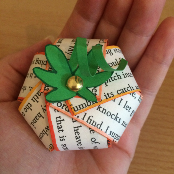 Jennifer Joyce Writes: Book Crafts: Mini Bookish Pumpkin