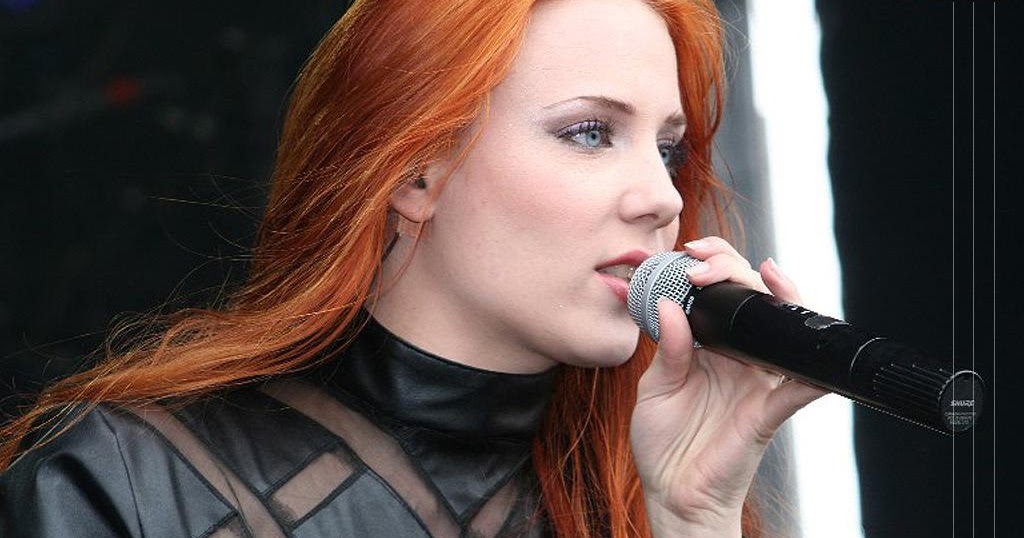 HOLLYWOOD ALL STARS: Dutch Singer Simone Simons Bio and Pictures