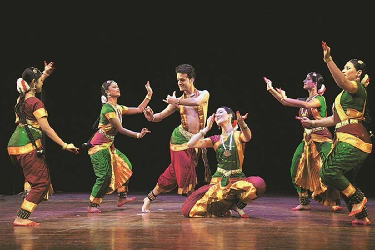 The_humming_moon🌚