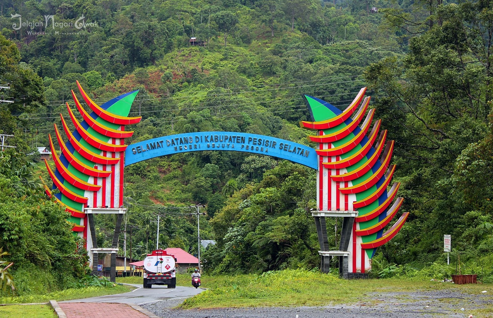 Jelajah Nagari Awak: Menjelajah Panorama Alam Perbukitan Pesisir ...