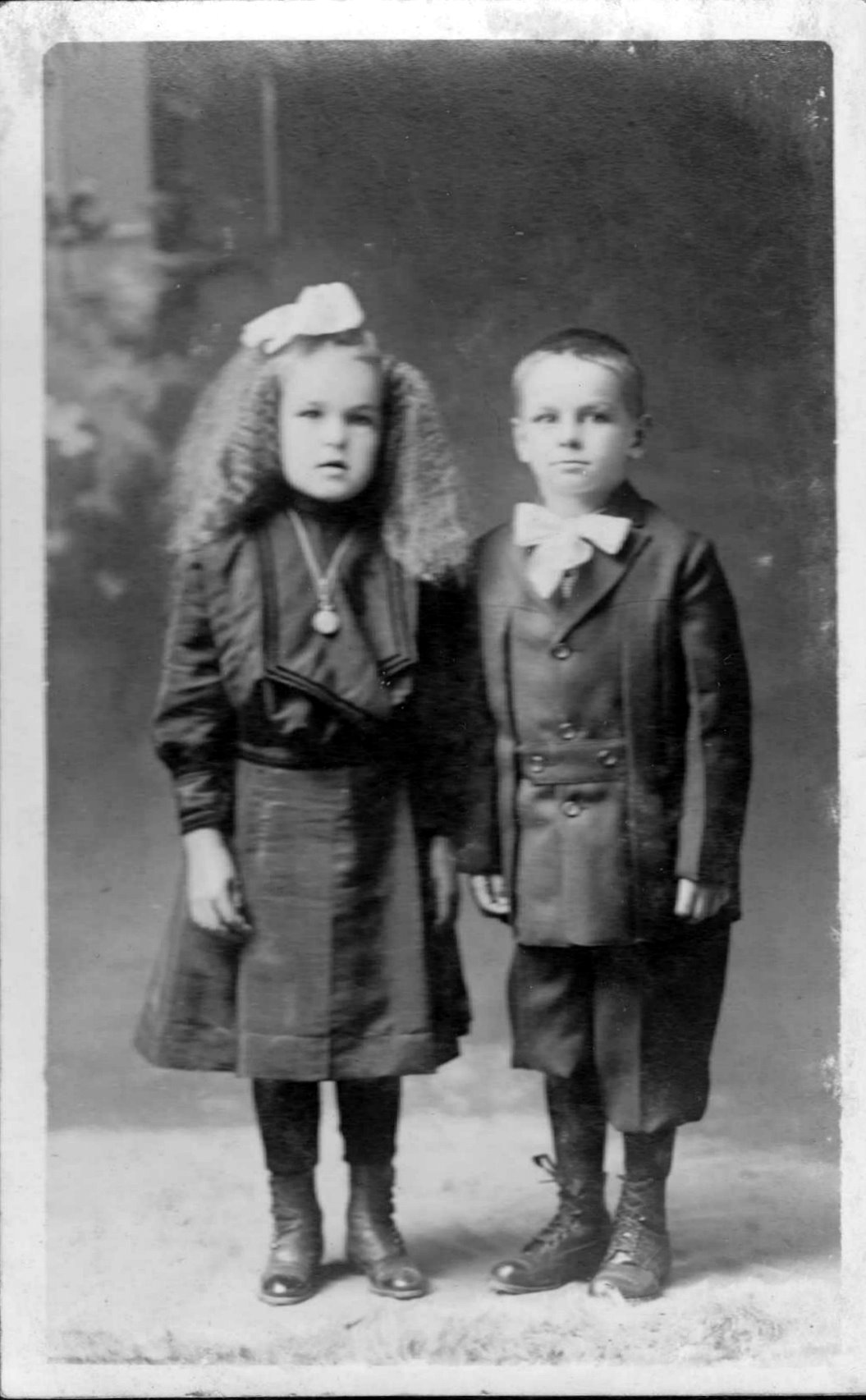 Aunt Helga's Album - Old Pictures of Finnish Americans: Twins