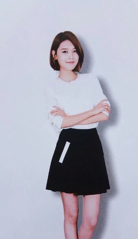 Pictures from the Graduation Pictorial of SNSD's SooYoung, Yuri ...