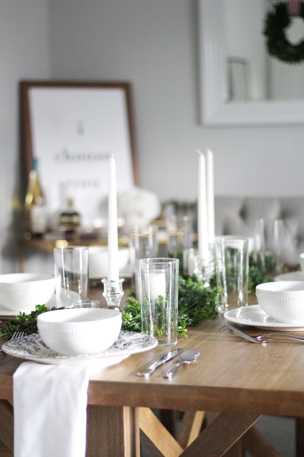 SIMPLE FARMHOUSE TABLESCAPE | A Classy Fashionista