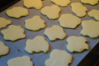 Crafty Cake Creative: Ghost Shortbread for reverse trick or treating