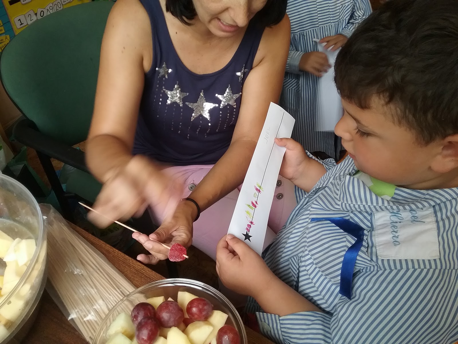 ENEBLOGGA: JUGANDO CON LA FRUTA