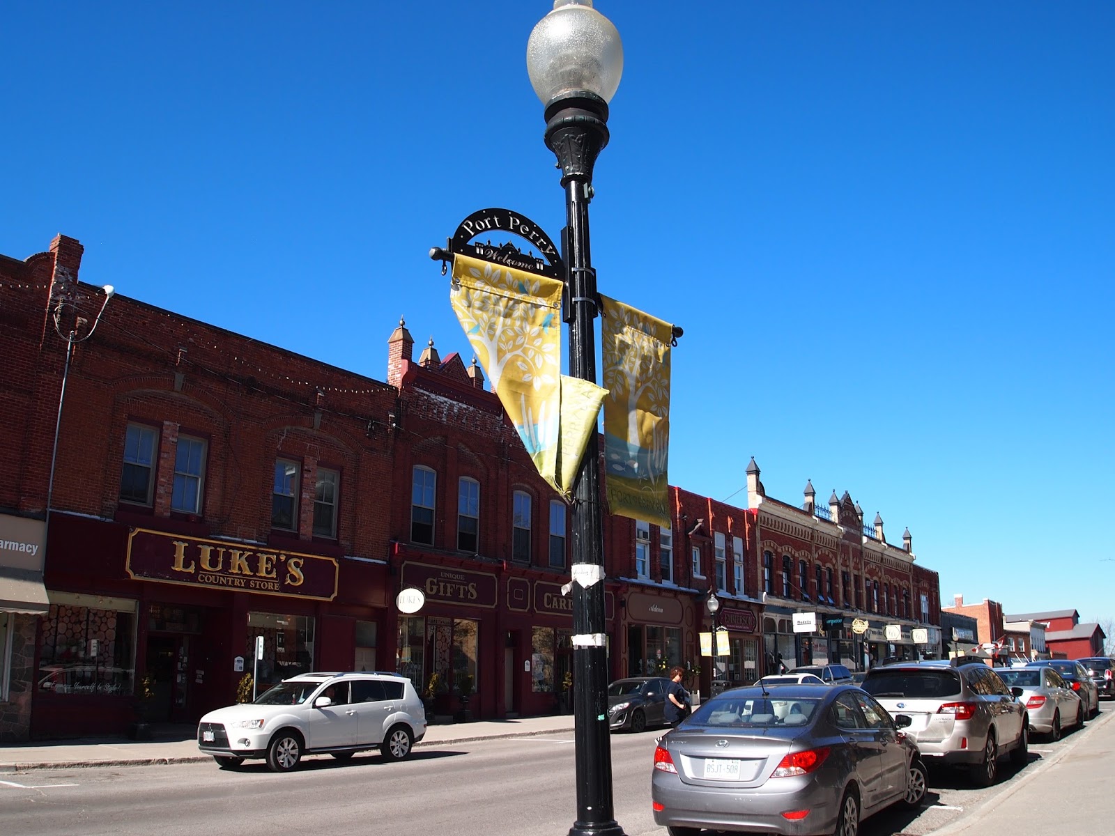 Number 16: Lunch in Port Perry, Ontario and Photos