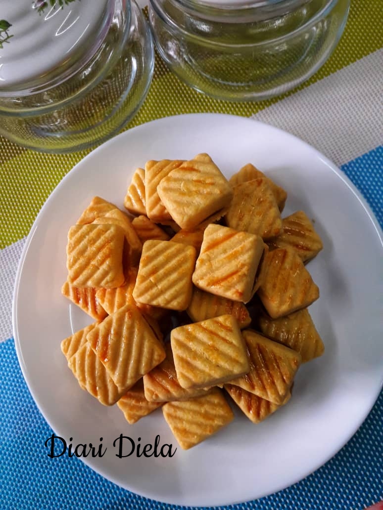 DIARI DIELA: Kuih Tat Nenas Kiub / Bar