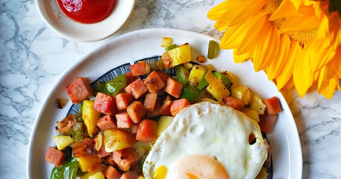 Mango & Tomato: Spam, Potato & Pepper Hash With A Fried Egg