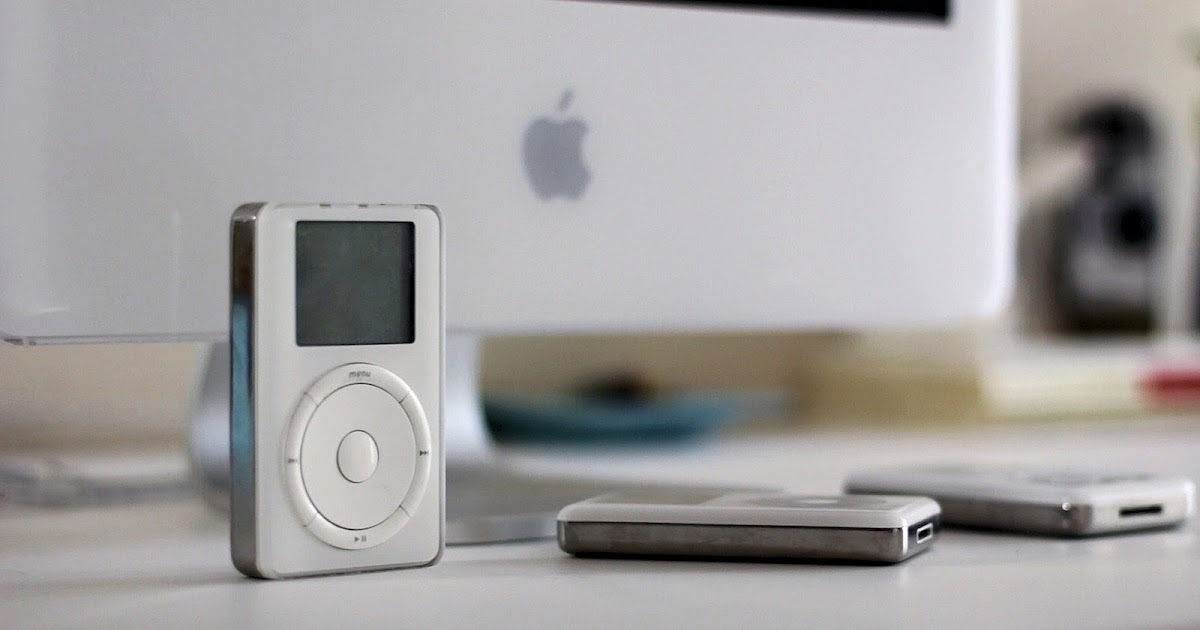 Retromobe - retro mobile phones and other gadgets: Apple iPod (2001)