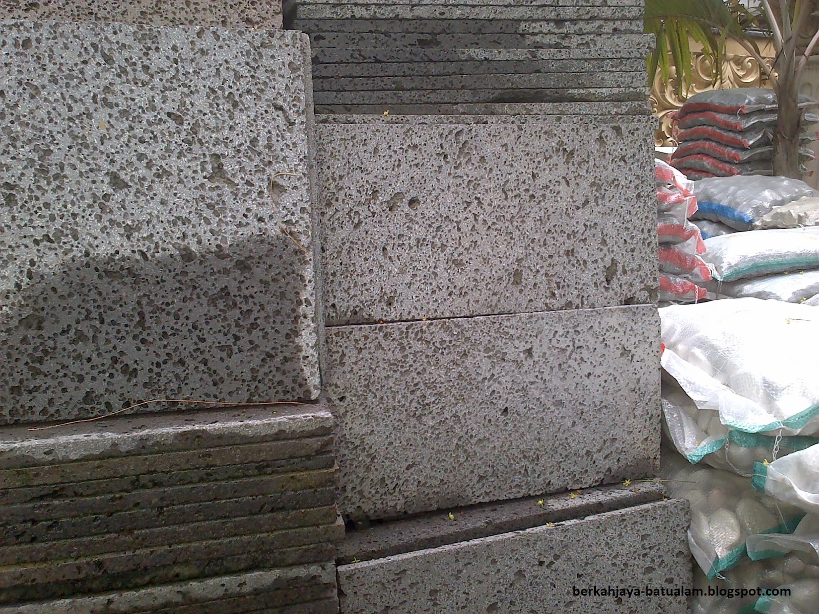 PD BERKAH JAYA: BATU CURI