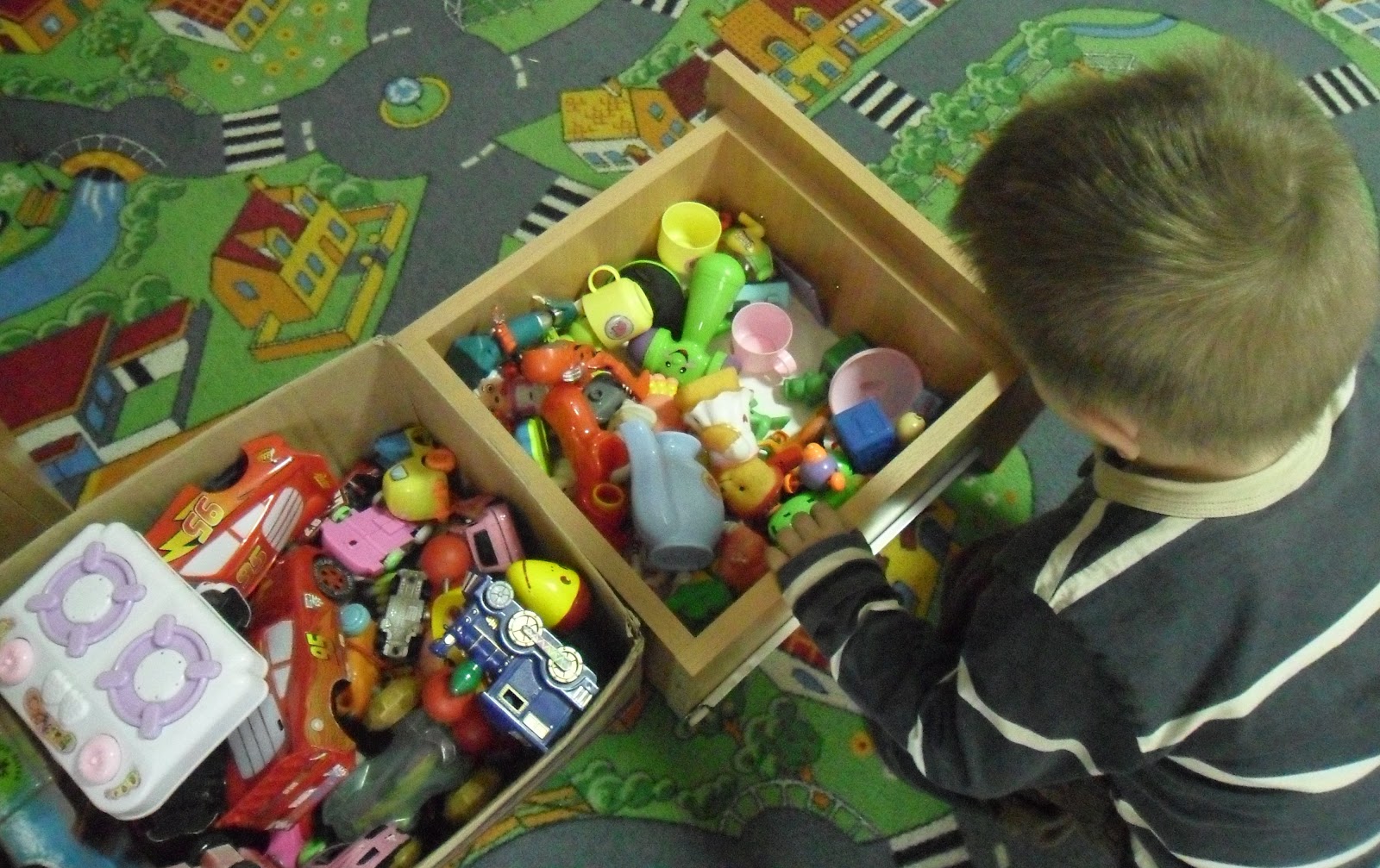 Curtea cu jucării: În ograda bunicii - partea a II-a