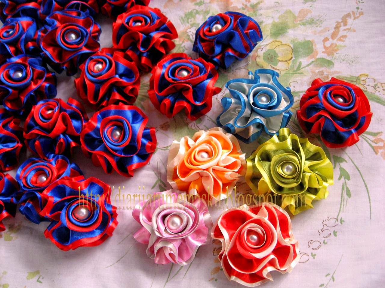 Pin Brooch Bunga Reben