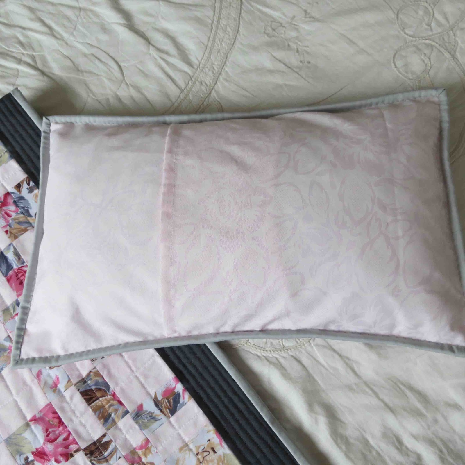 Mia's Creations: Cot Quilt & Pillowcase