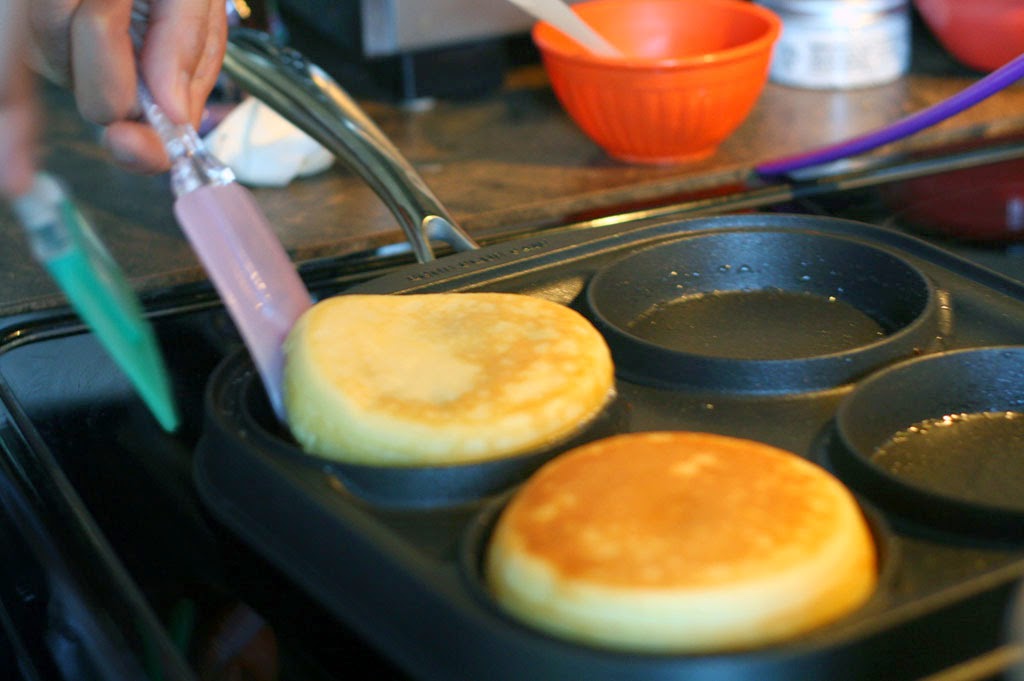 Test Template: Red Bean Taiwan Wheel Cake and a Nordic Ware Eggs Plus ...