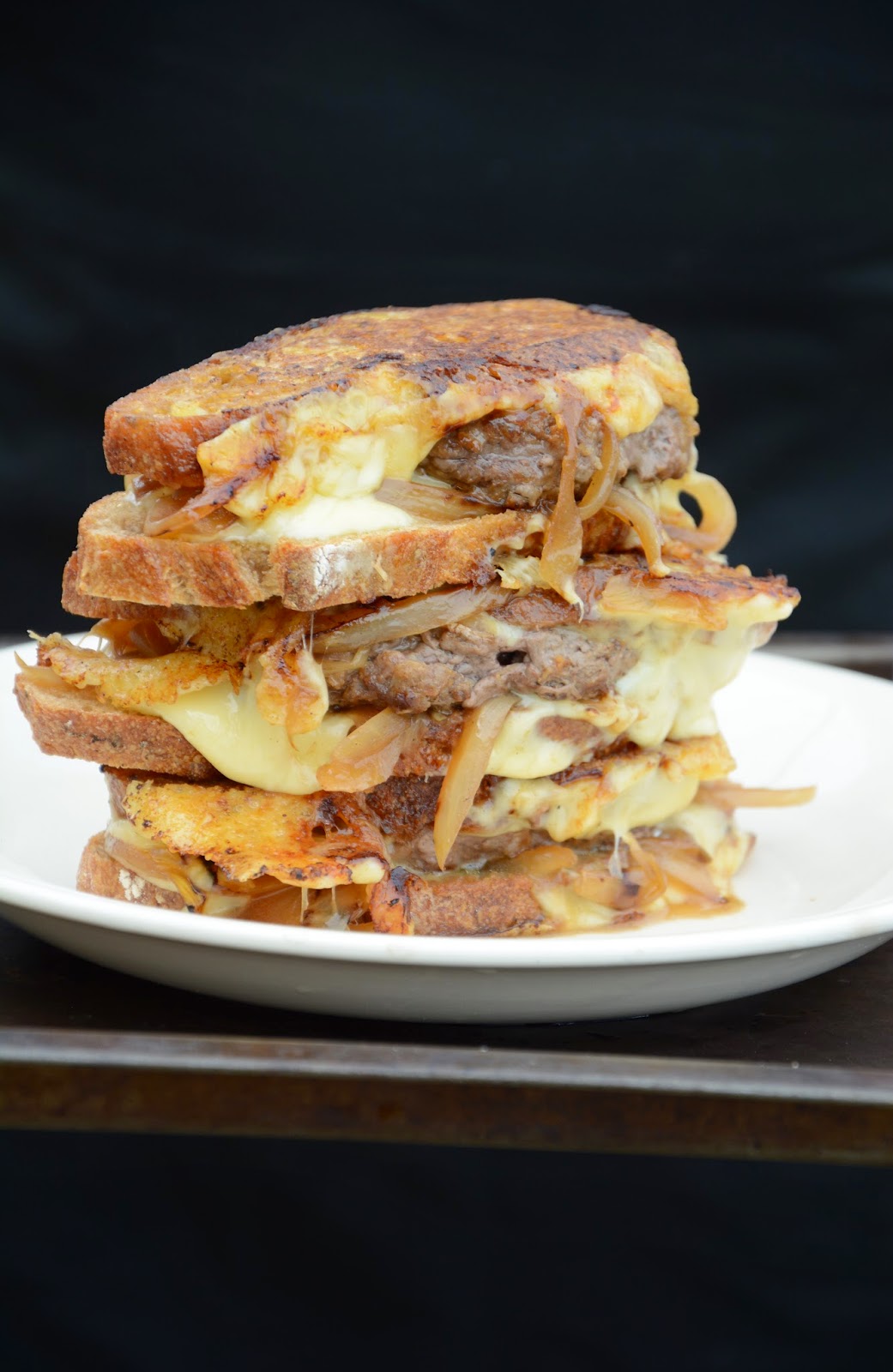 Chic, Chic, Chocolat: Patty melt, le burger fondant entre deux tranches ...