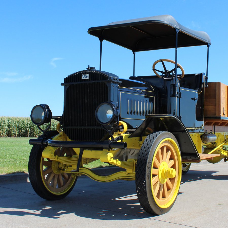 American Auto Emblems: VELIE TRUCK