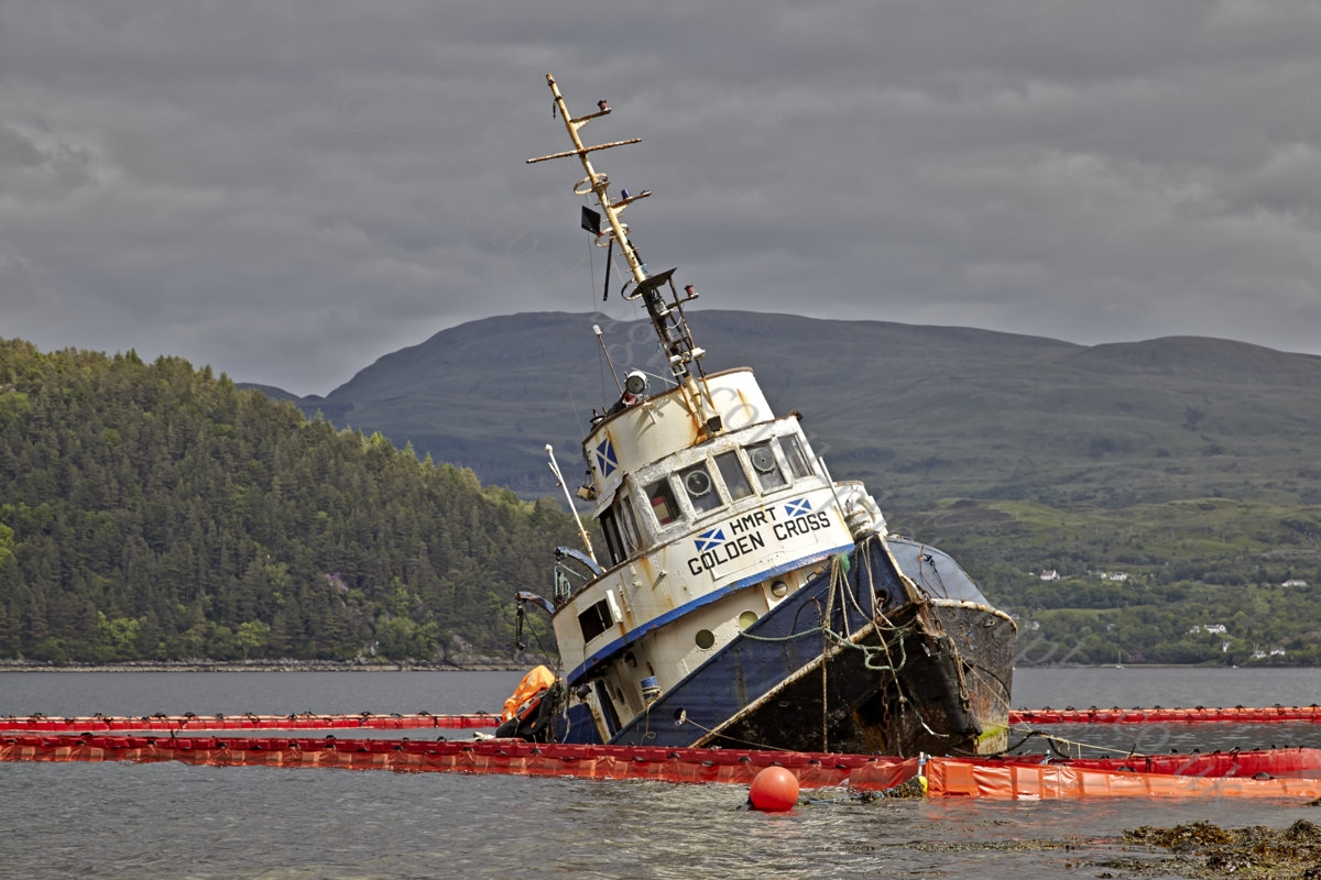 Dougie Coull Photography: 'Golden Cross' - Beached Restoration Tug