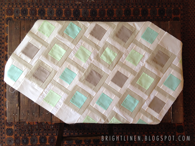 Bright Linen: Tutorial: Square Baby Quilt