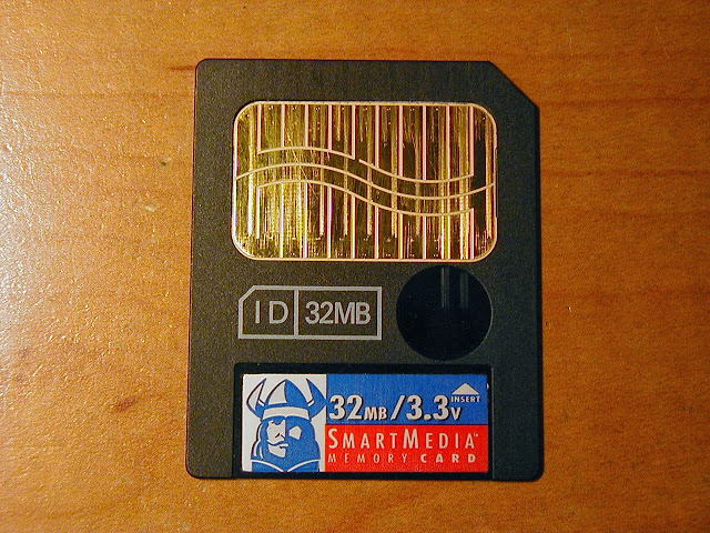 SmartMedia Card Pinout Assignment