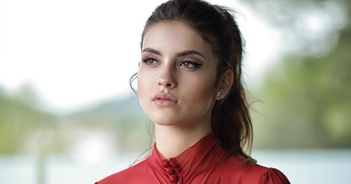 THE JAMONERÍA: JAMONAS DE ESPAÑA (50): JUDIT GUERRA, MODELO CATALANA ...