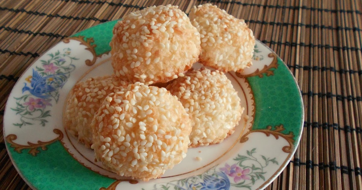 Coconut and Sesame Seed Macaroons