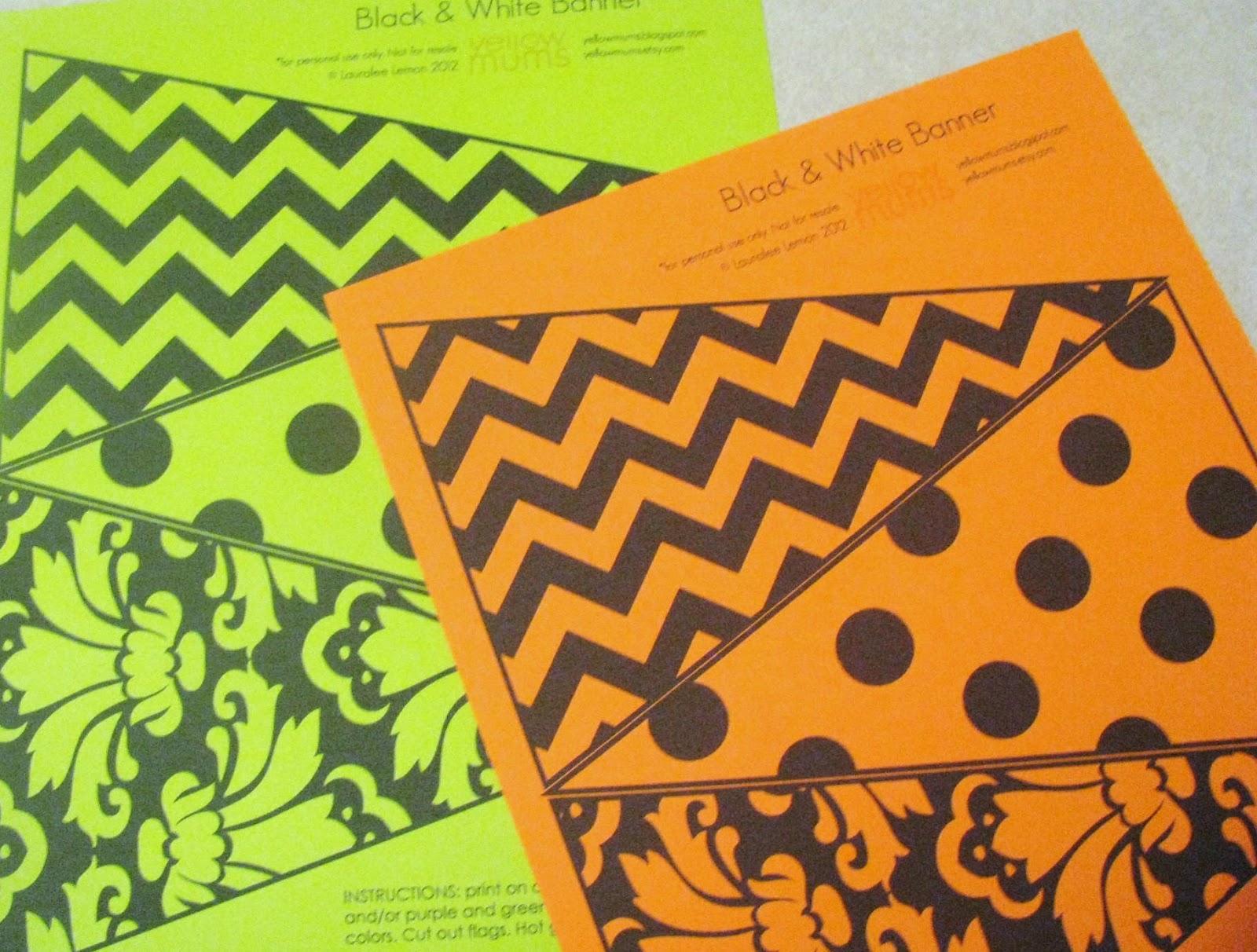 Yellow Mums: Freebie Friday: B&W Halloween Banner