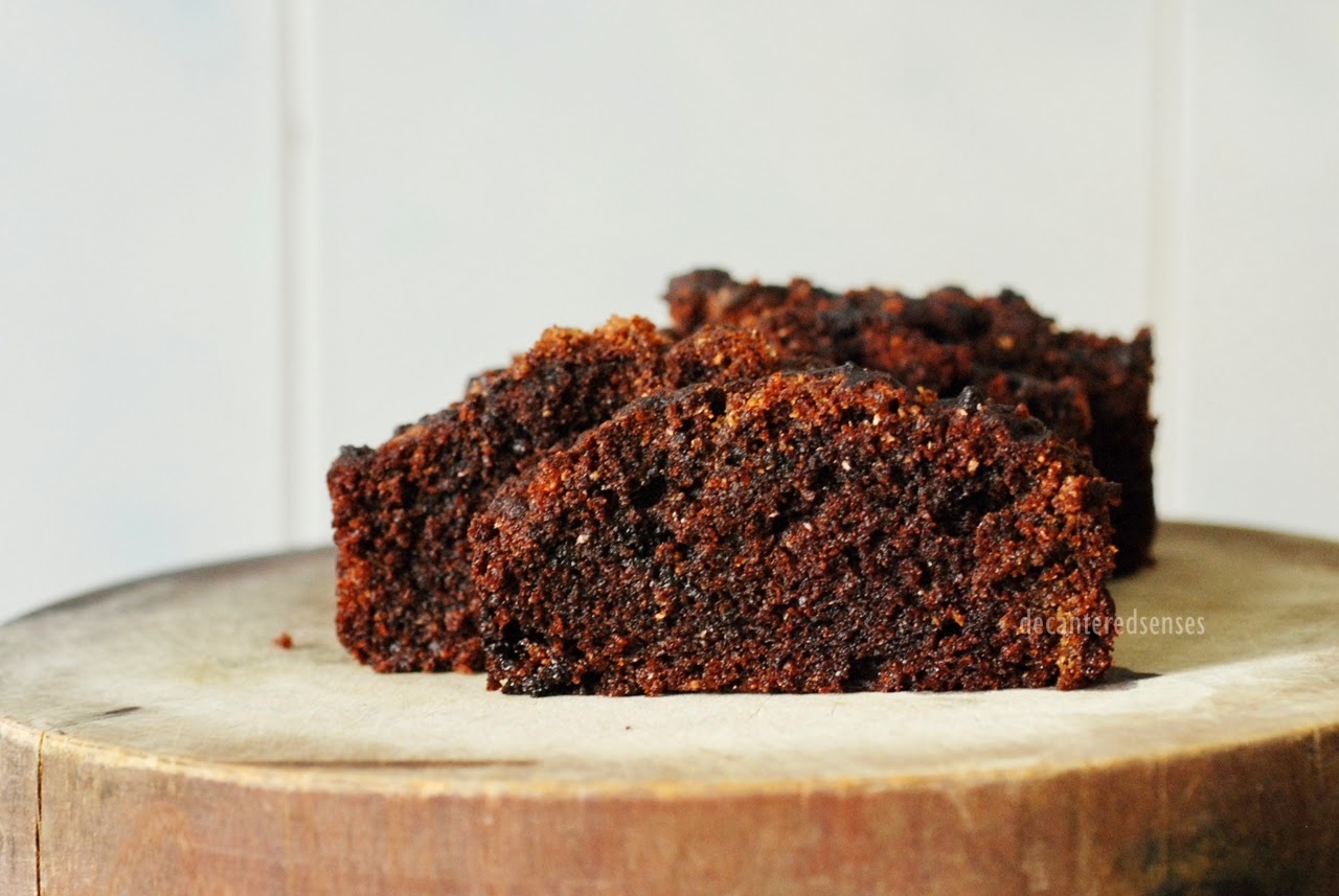 Decantered Senses: Nigella Lawson's old fashioned chocolate cake ...