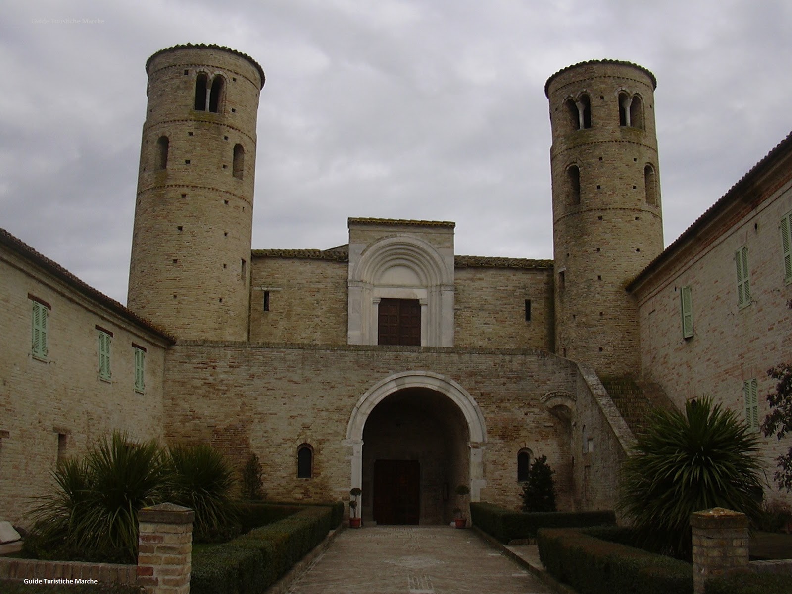 Guide Turistiche Marche: Abbey of San Claudio - Corridonia (Macerata)